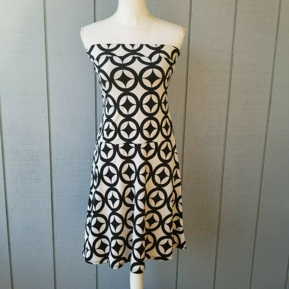 Curtsey | Dresses | Curtsey Dress Medium Strapless Black And White ...